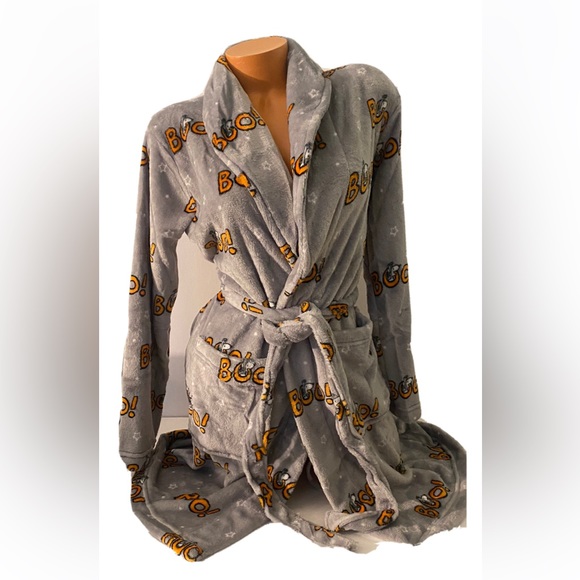 Peanuts | Intimates & Sleepwear | Peanuts Snoopy Plush Robe Gray Boo ...
